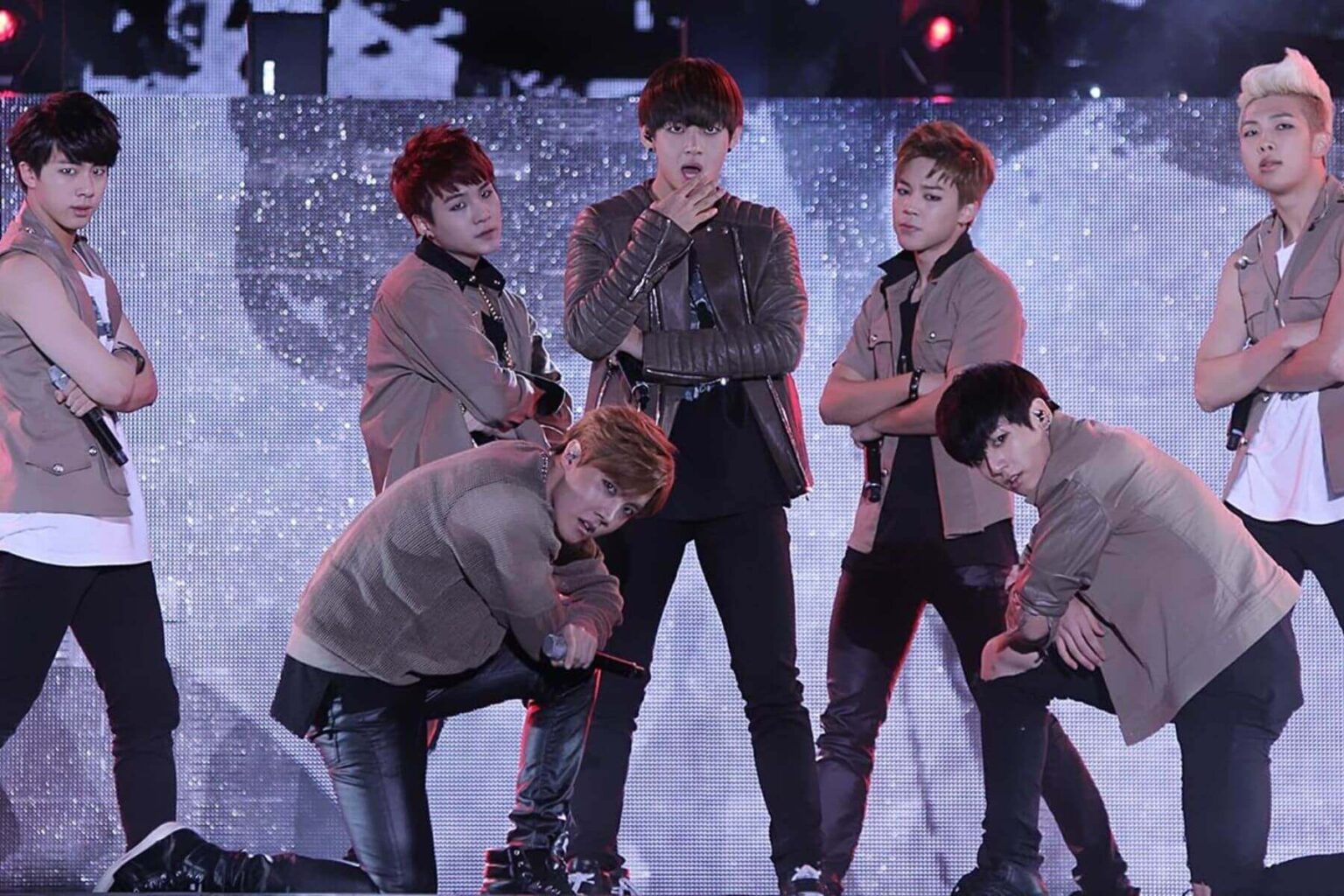 Top 10 Most Popular K-Pop Idols Ever | DK Blog